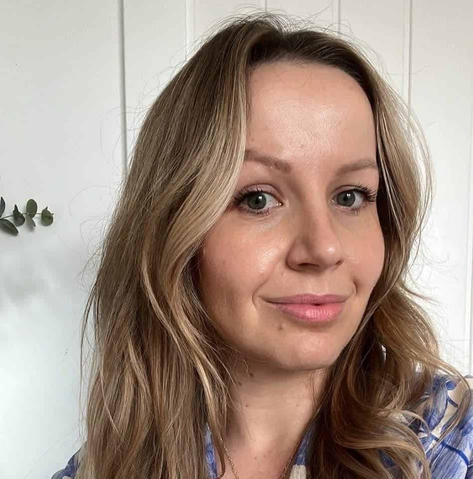 72 Most Common Photos Used by Romance Scammers - ProFaceFinder: Face ...