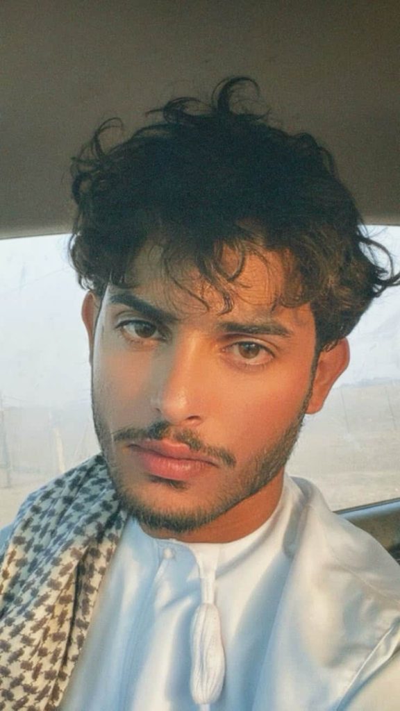 90 Most Common Photos Used by Romance Scammers in 2026 - ProFaceFinder